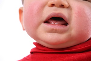 First aid: what to do if a baby is choking | NCT